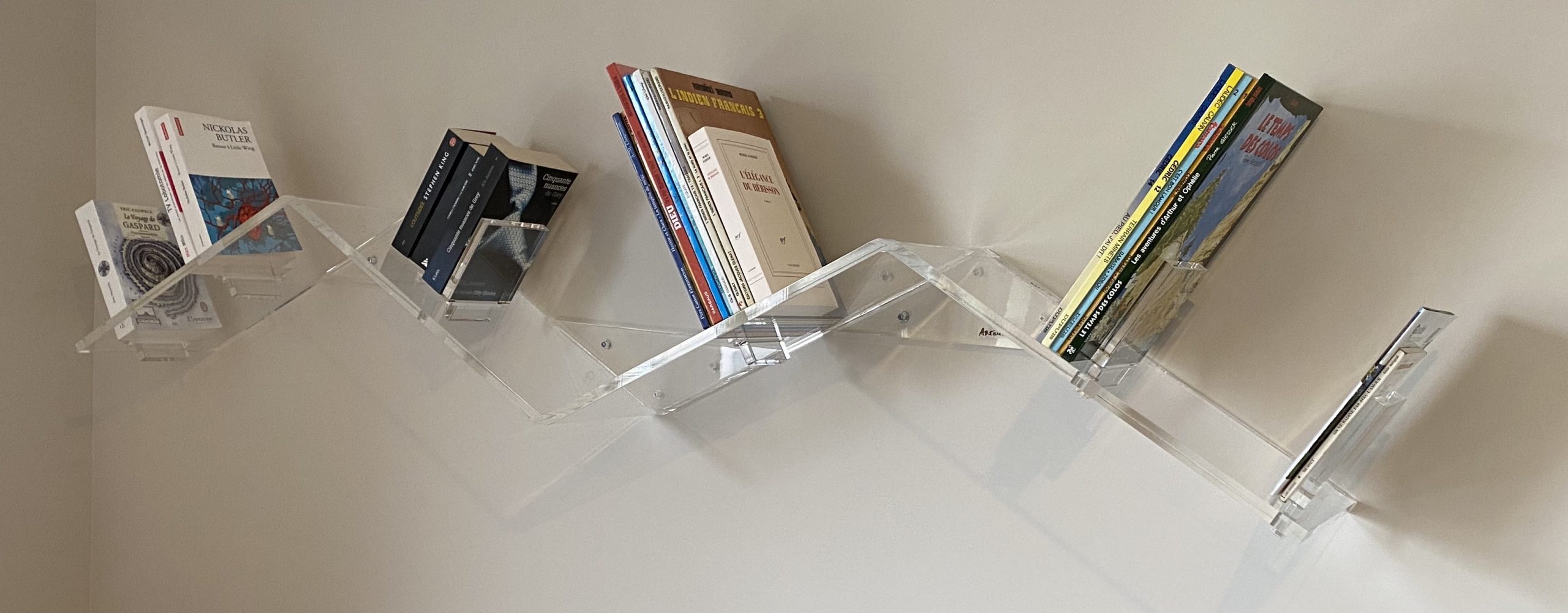 Bibliothèque en plexi BOA - Artemo